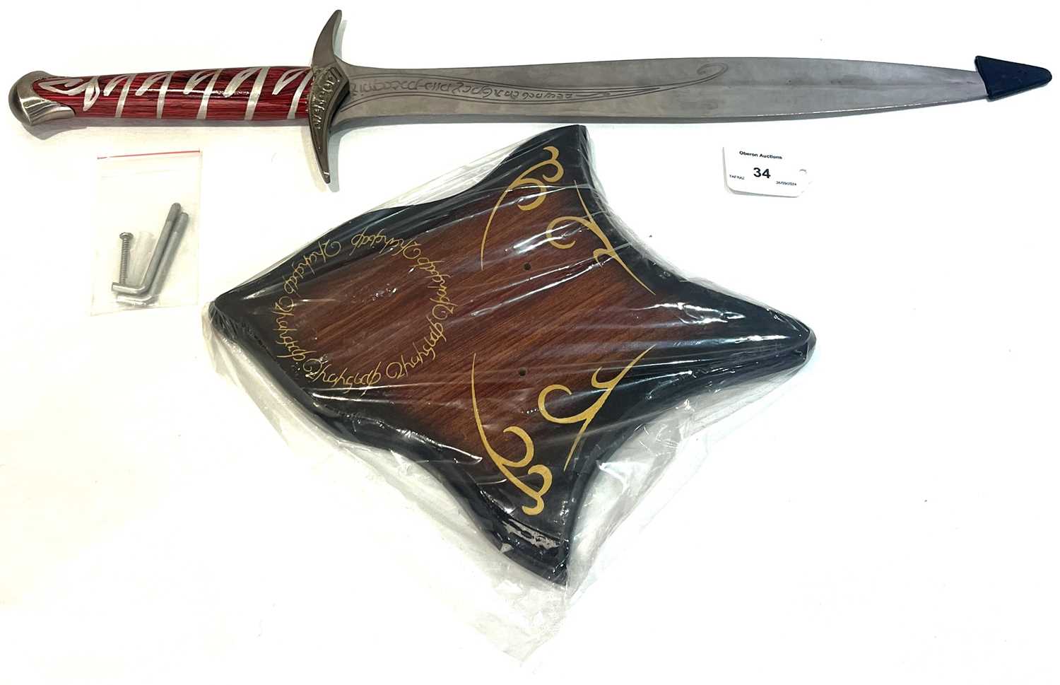 Lot 34 - Lord of the Rings Sting (Frodo Dagger) 1:1