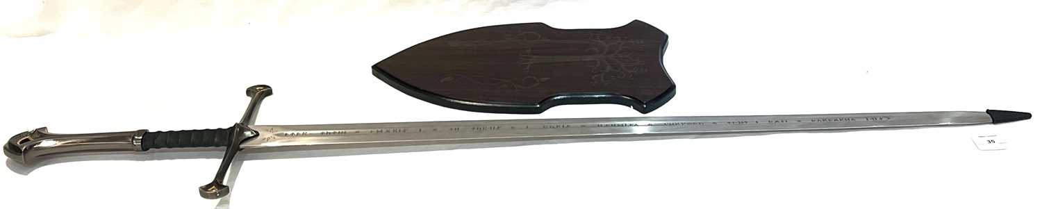 Lot 35 - United Cutlery Lord of the Rings Anduril