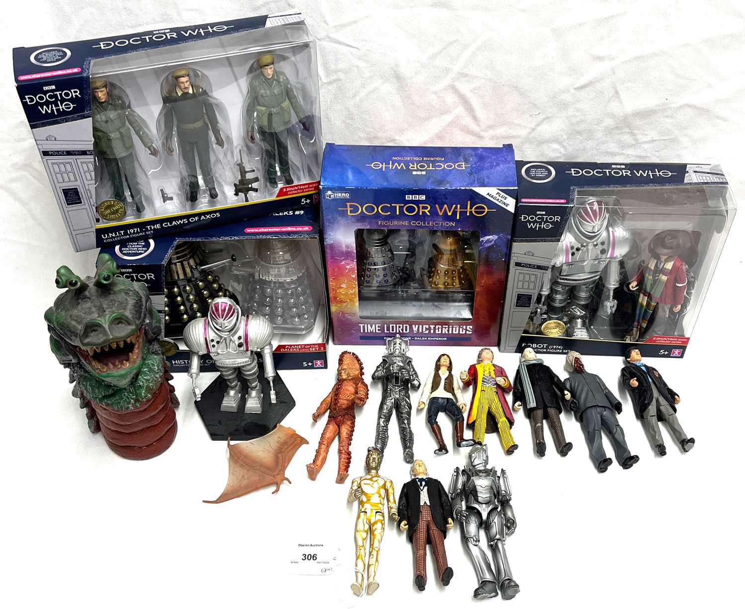 Lot 306 - Selection of modern Character Options Doctor