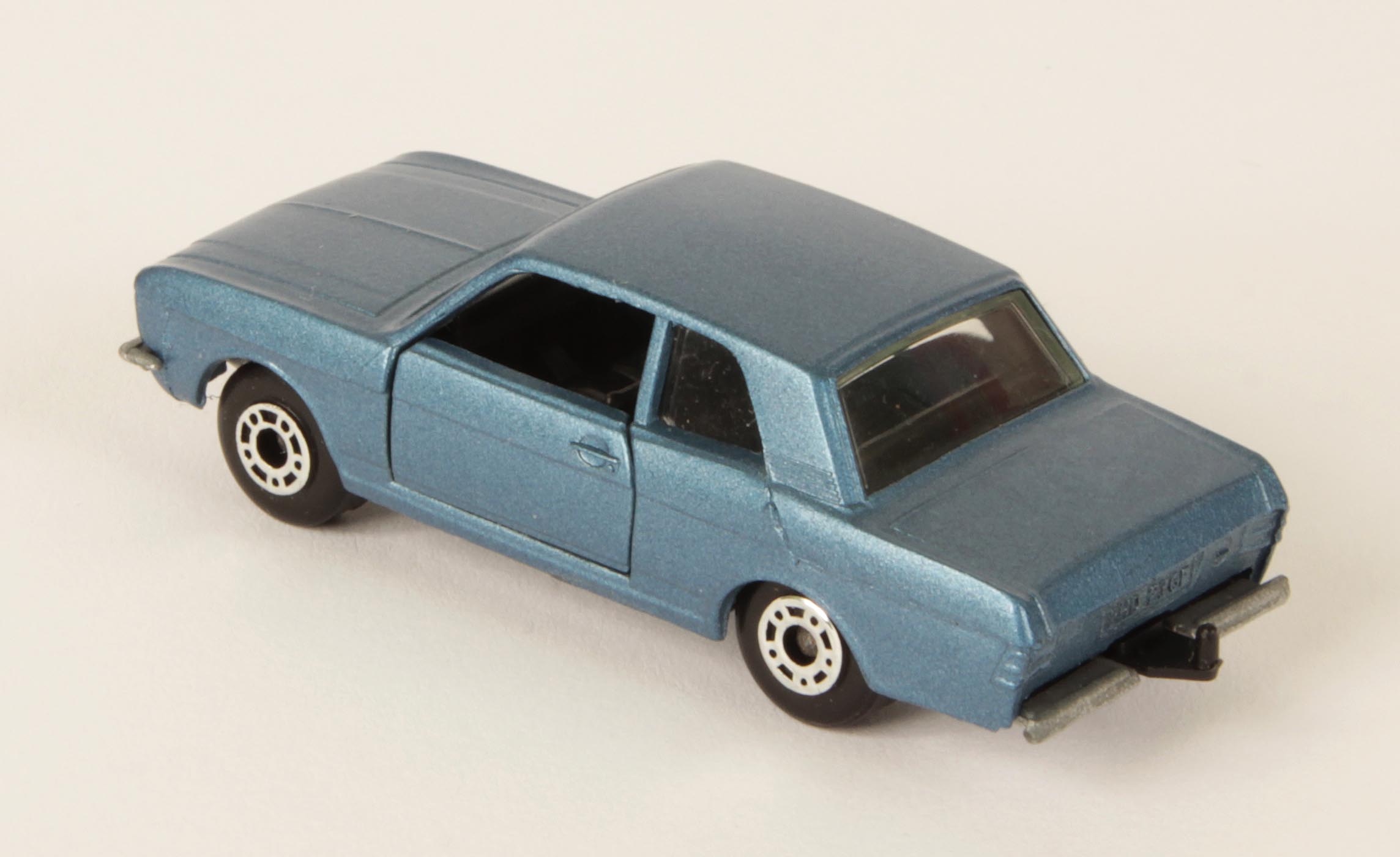 Lot 340 - Matchbox Superfast 25a Ford Cortina MADE IN