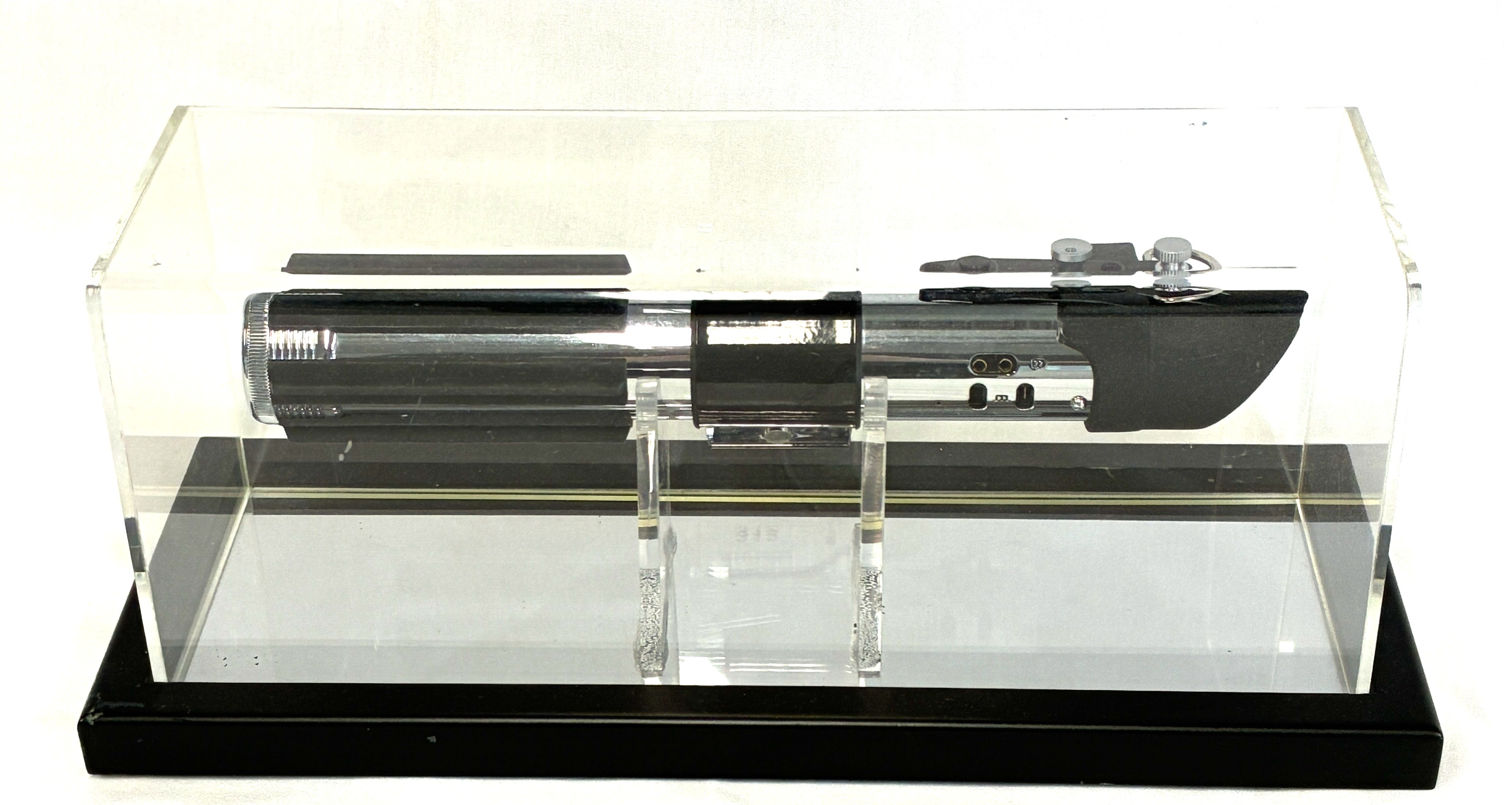 Lot 312 - Star Wars Master Replicas Signature Edition