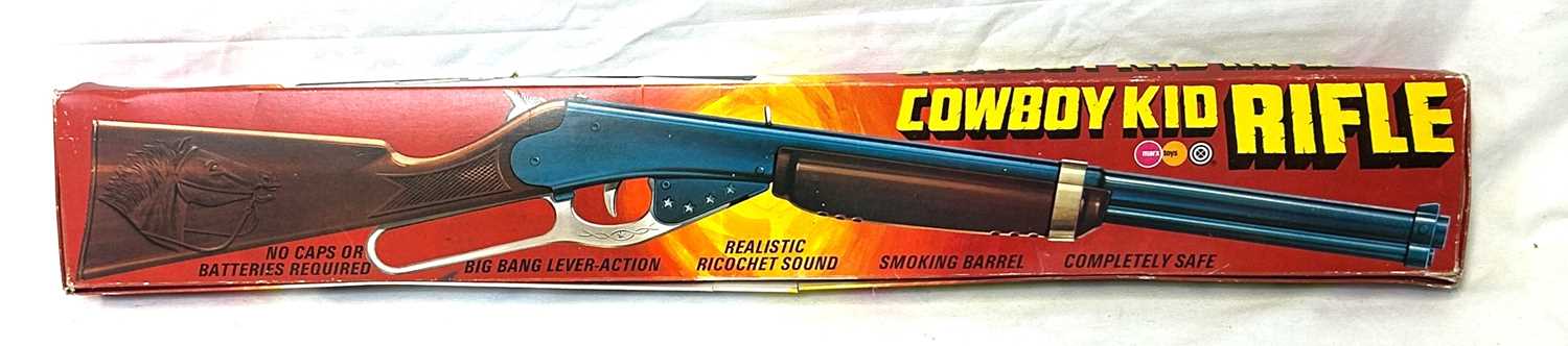Lot 516 - Marx Toys vintage Cowboy Kid Rifle.