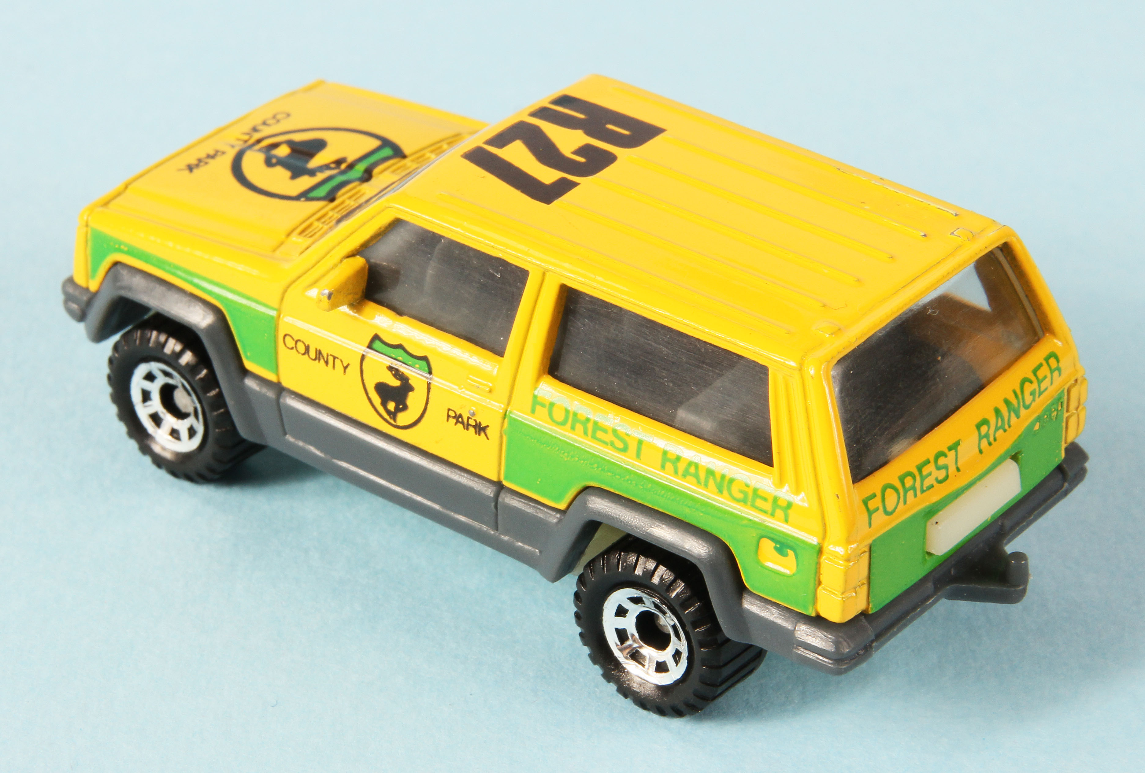 Lot 636 - Matchbox Superfast MB27 Jeep Cherokee WITH