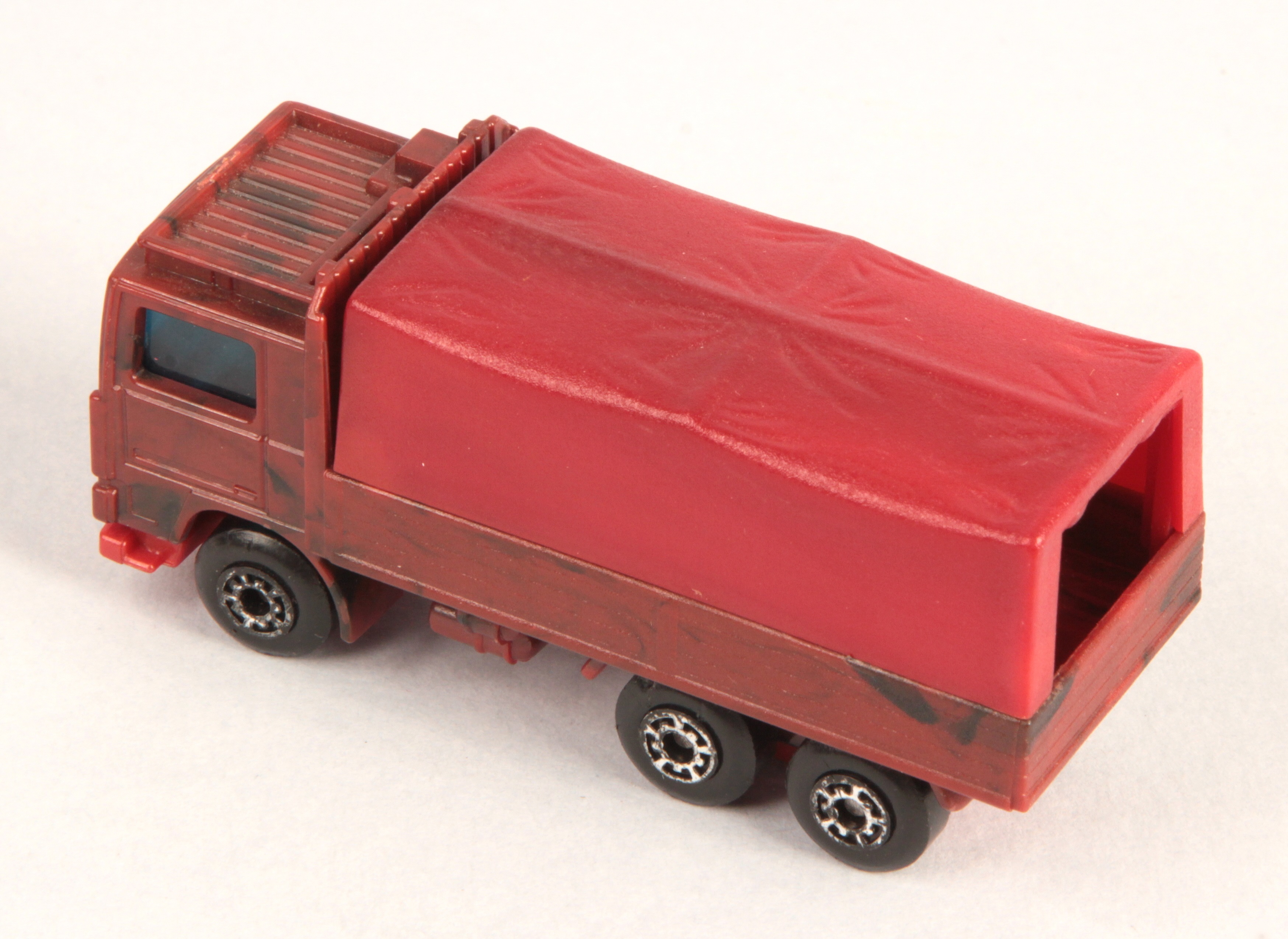 Lot 568 - Matchbox Superfast MB26 Volvo Covered